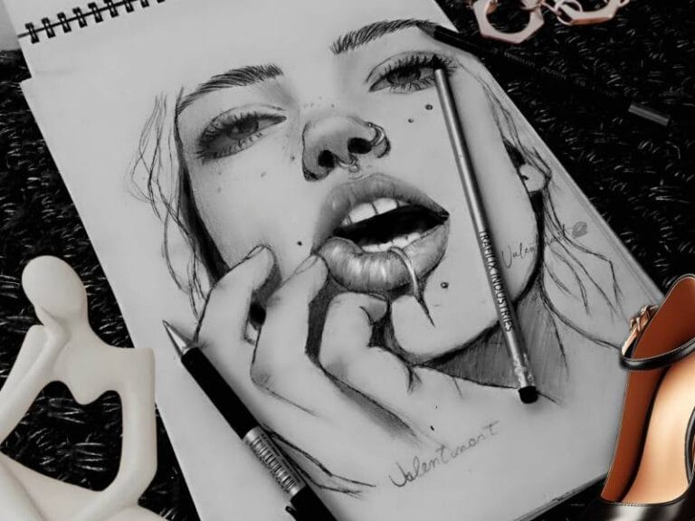 Expressive Pencil Portrait Drawing of a Woman - Trendy Art Ideas